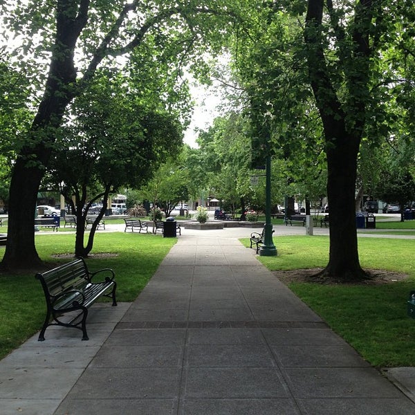 Healdsburg Plaza - Plaza in Healdsburg
