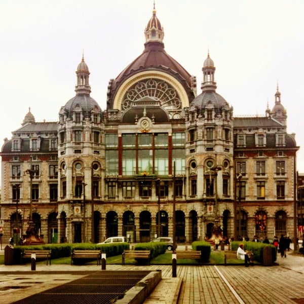 Station Antwerpen-Centraal - Train Station in Antwerp