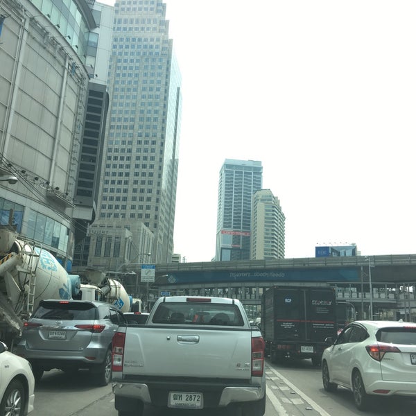 Interchange 21 (อินเตอร์เชนจ์ 21) - Building in วัฒนา