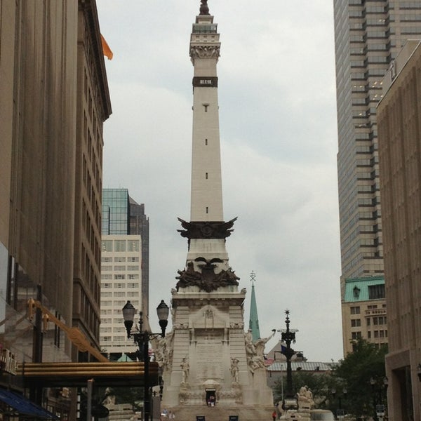 Monument Circle - Downtown Indianapolis - Monument Cir