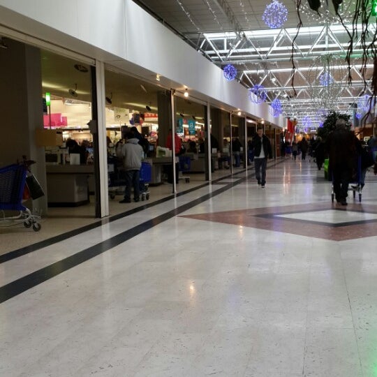 Carrefour - Supermarket in Barentin