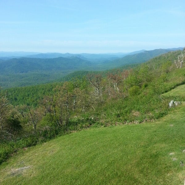 Pisgah Inn - Blue Ridge Parkway Milepost 408.6