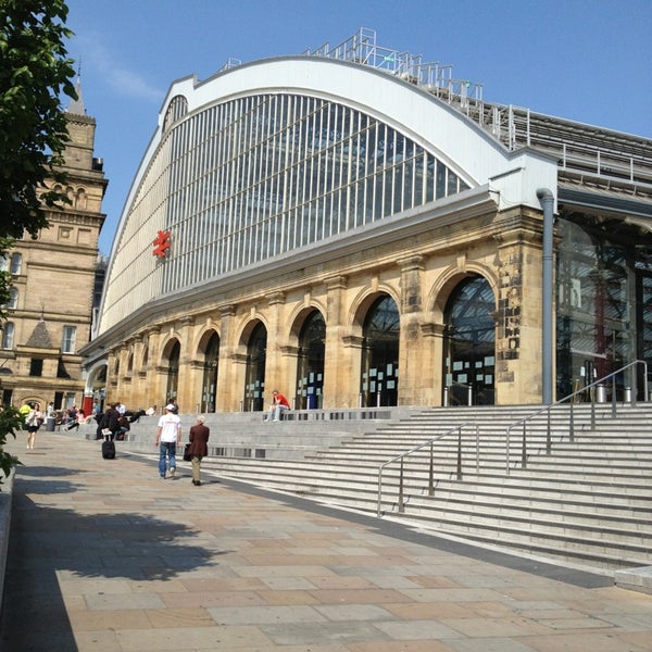 Liverpool Lime Street Railway Station (LIV) - Train Station in Liverpool
