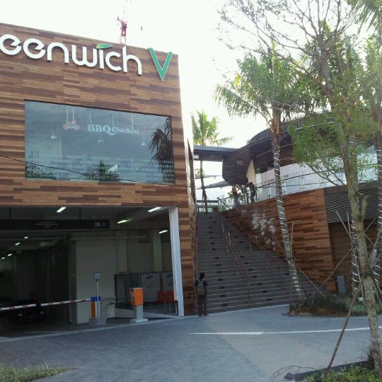 Greenwich V - Shopping Mall in Serangoon