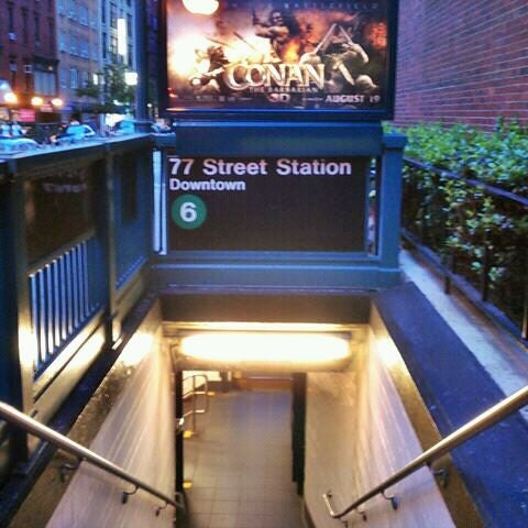MTA Subway - 77th St (6) - Metro Station in New York