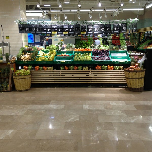 Migros - Shopping Mall in Zümrütevler
