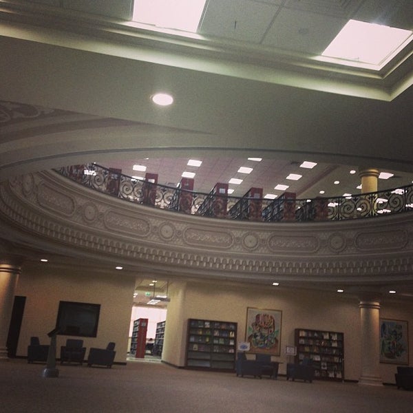 Sharjah Public Library مكتبة الشارقة العامة - College Library in Sharjah