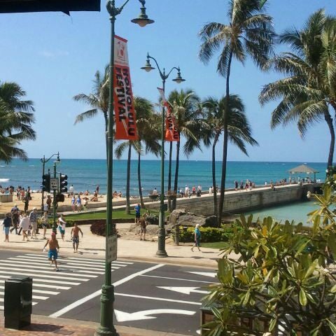 Lulu's Surf Club - Waikiki - Honolulu, HI