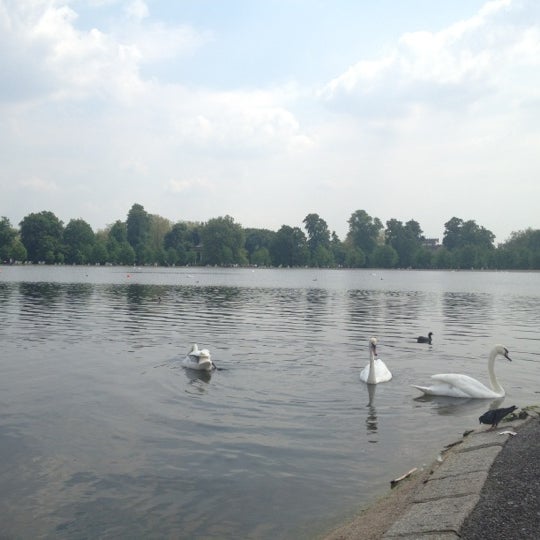 The Round Pond - Lake in London