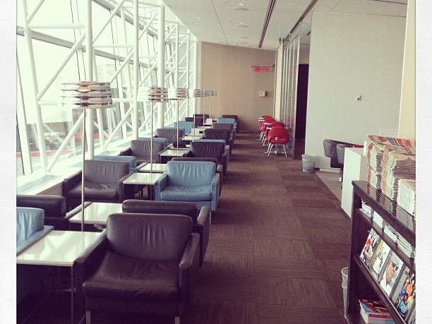 Air Canada Maple Leaf Lounge - Montreal - Pierre Elliott Trudeau International (YUL ...