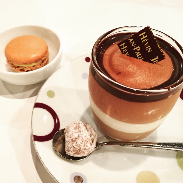 Jean-Paul Hévin ISETAN Shinjuku Store - Cake Cafe in Shinjuku Isetan ...