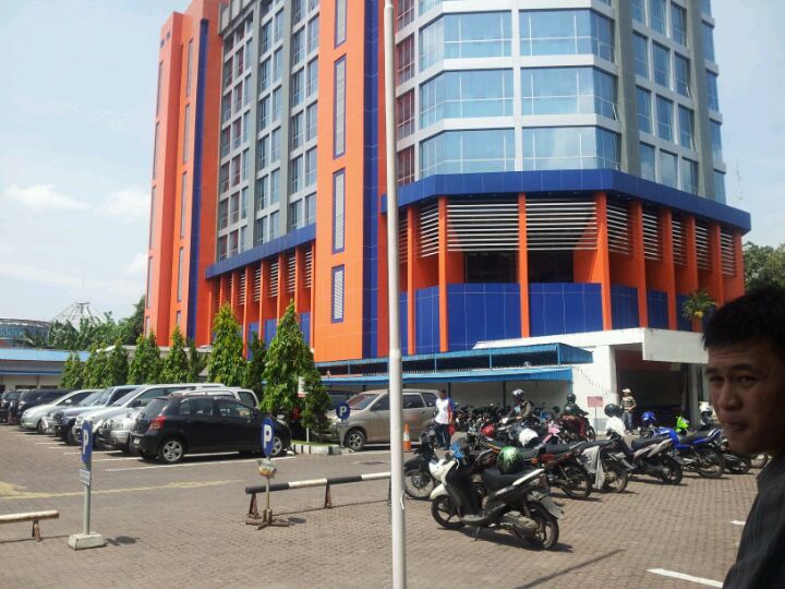Bank Sumut l Medan l Office Building l 11 Floors | SkyscraperCity Forum